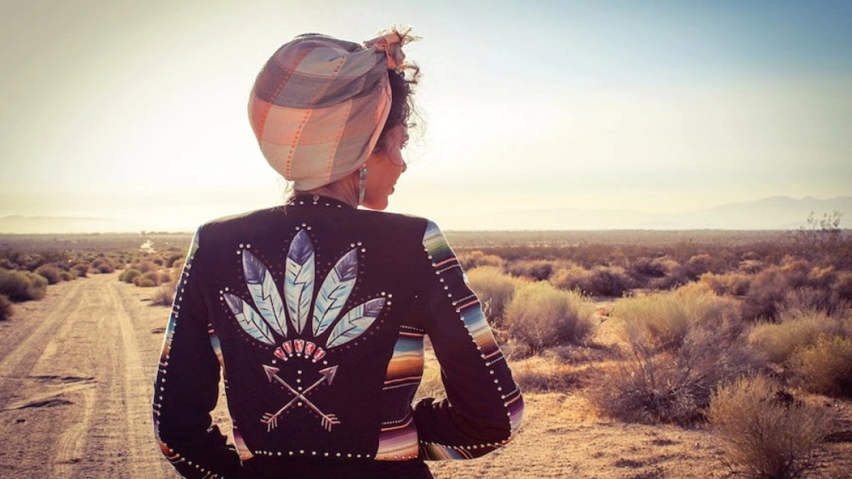 Rockin' B Clothing Brings the Retro-Western Heat - COWGIRL Magazine