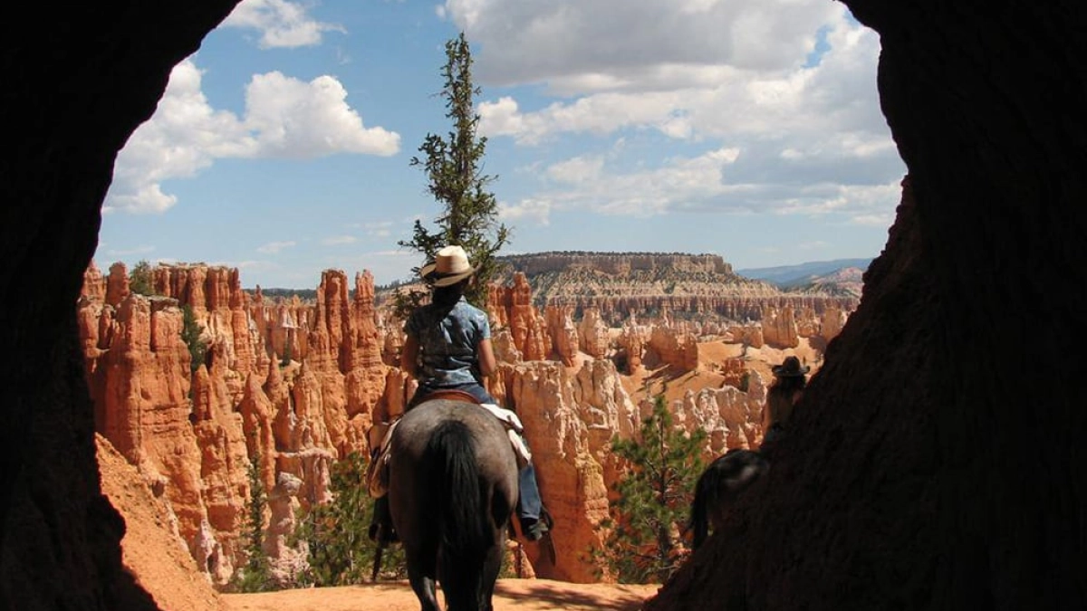 Scenic Horseback Rides Around The World - COWGIRL Magazine