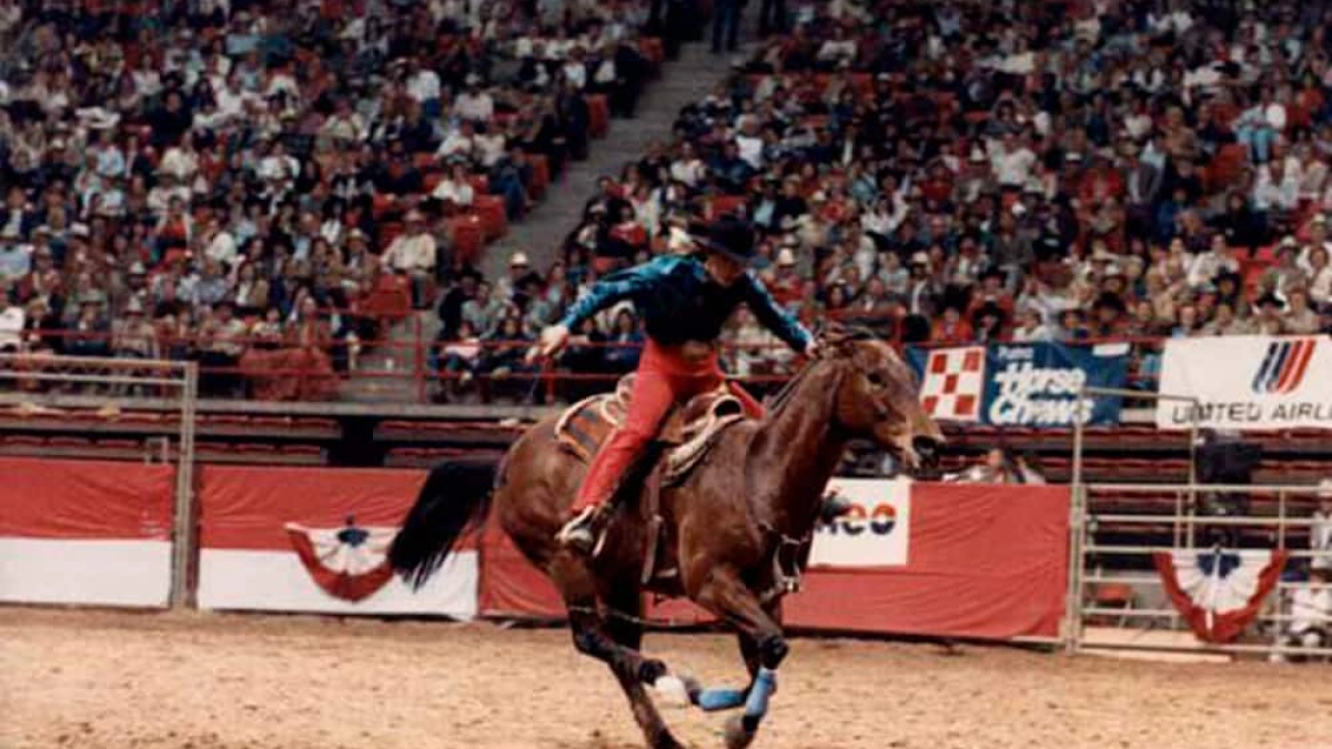 Remember When Charmayne James Lost Her Bridle and Still Won the WNFR?