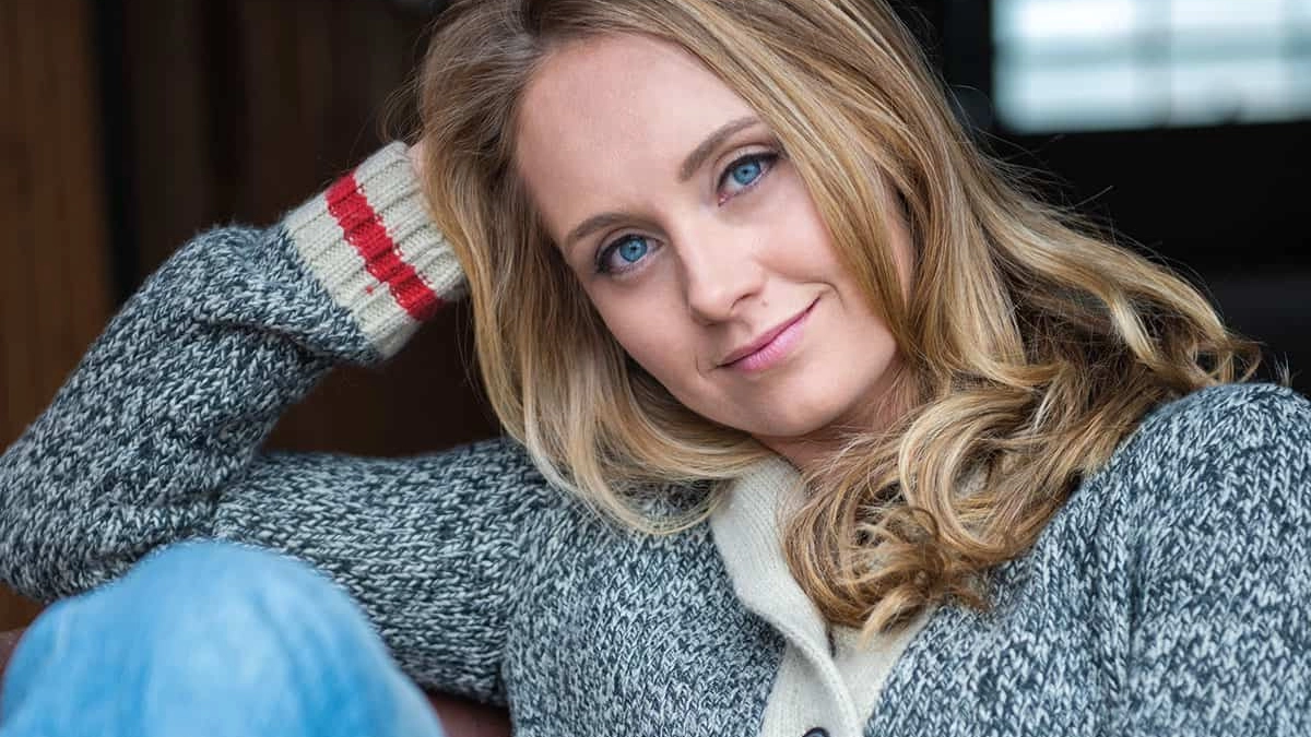 Amber Marshall Becomes A Marshal At Calgary Stampede - COWGIRL Magazine