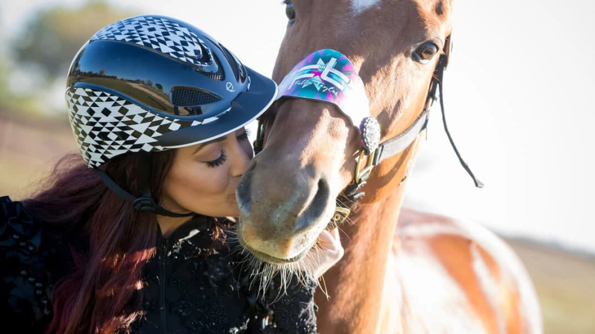 Take A 360° Virtual Ride With Fallon Taylor - COWGIRL Magazine