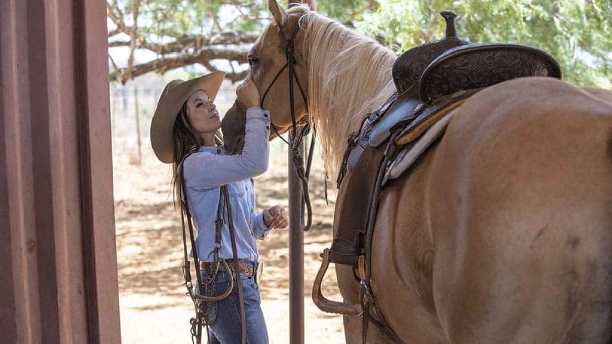 Meet Hailey Kinsel Lockwood At NFR With This Cavender's Contest ...