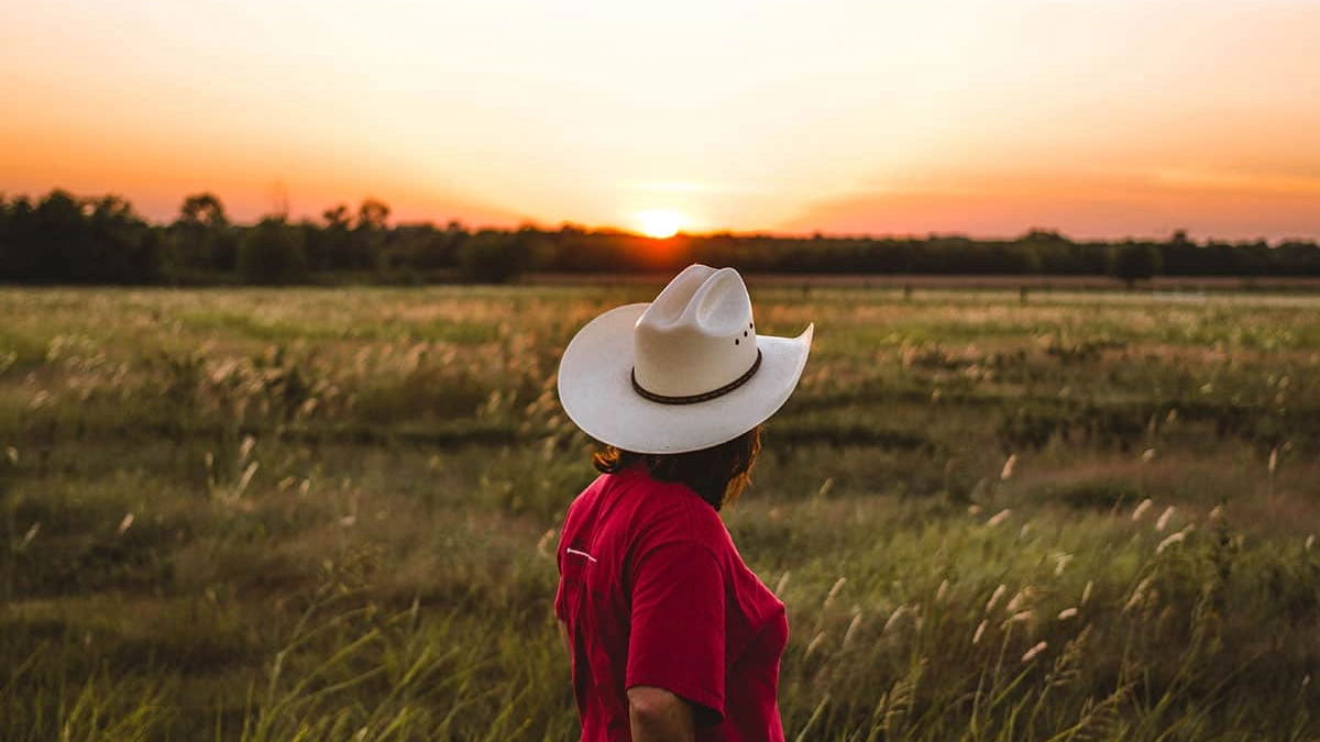 5 Ways To Be Social During Social Distancing - COWGIRL Magazine