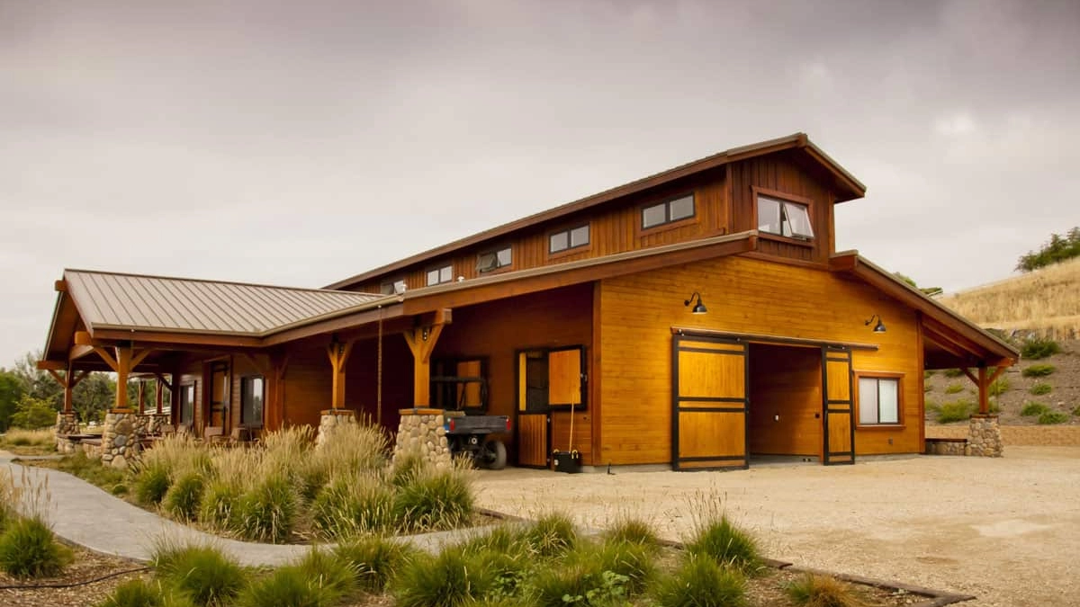 5 Virtual Barn Tours You Must Go On - COWGIRL Magazine
