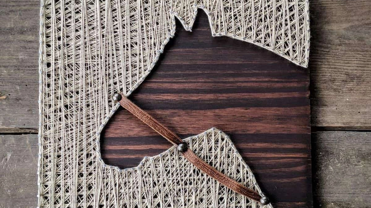 DIY String Art For Your Horse's Stall - COWGIRL Magazine