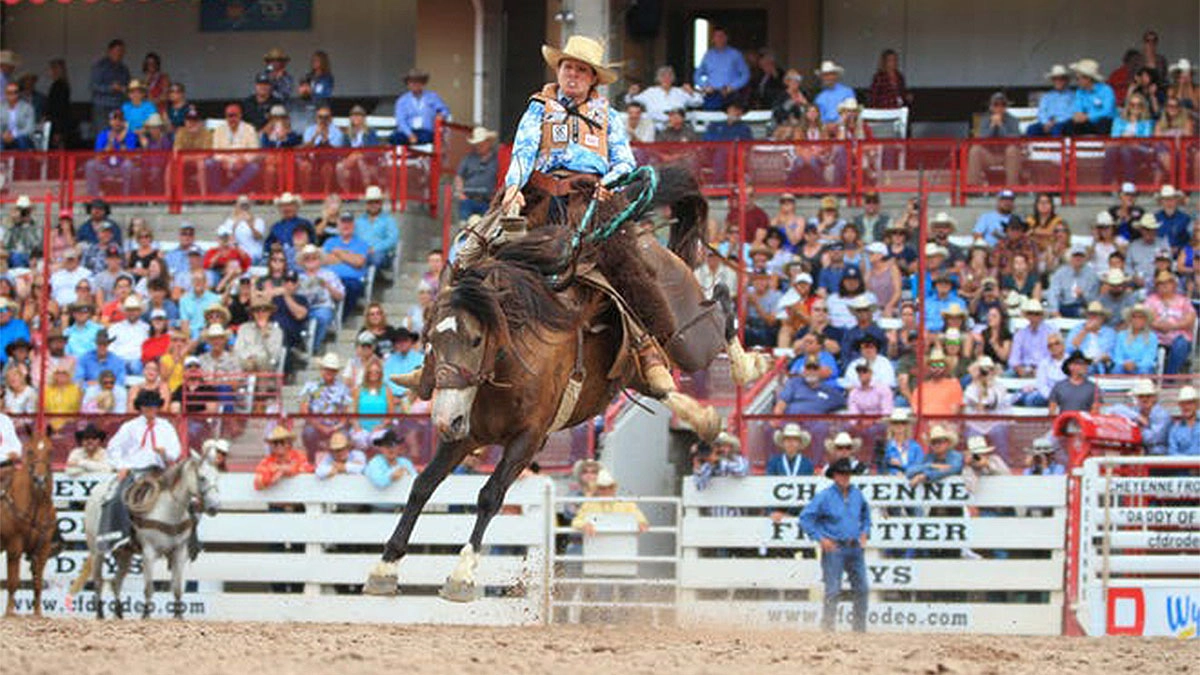 Women's Ranch Bronc Riding Returns To Black Hills Roundup - COWGIRL ...