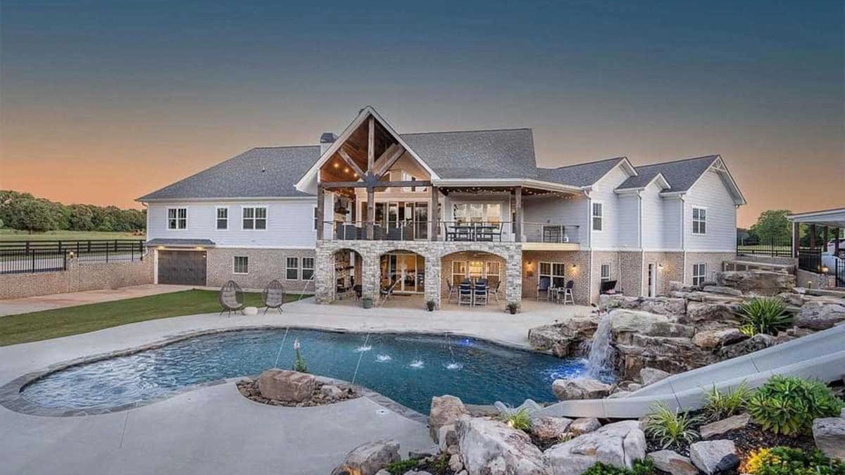 Settle Down In This Craftsman Ranchette