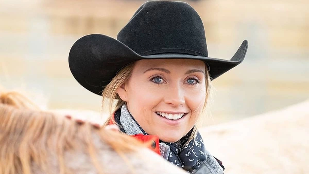 Amber Marshall Loves Her Animals! - COWGIRL Magazine