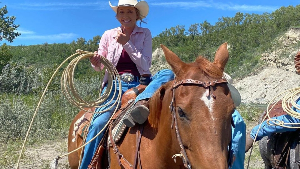 Behind The Scenes Of Heartland Season 16 - COWGIRL Magazine