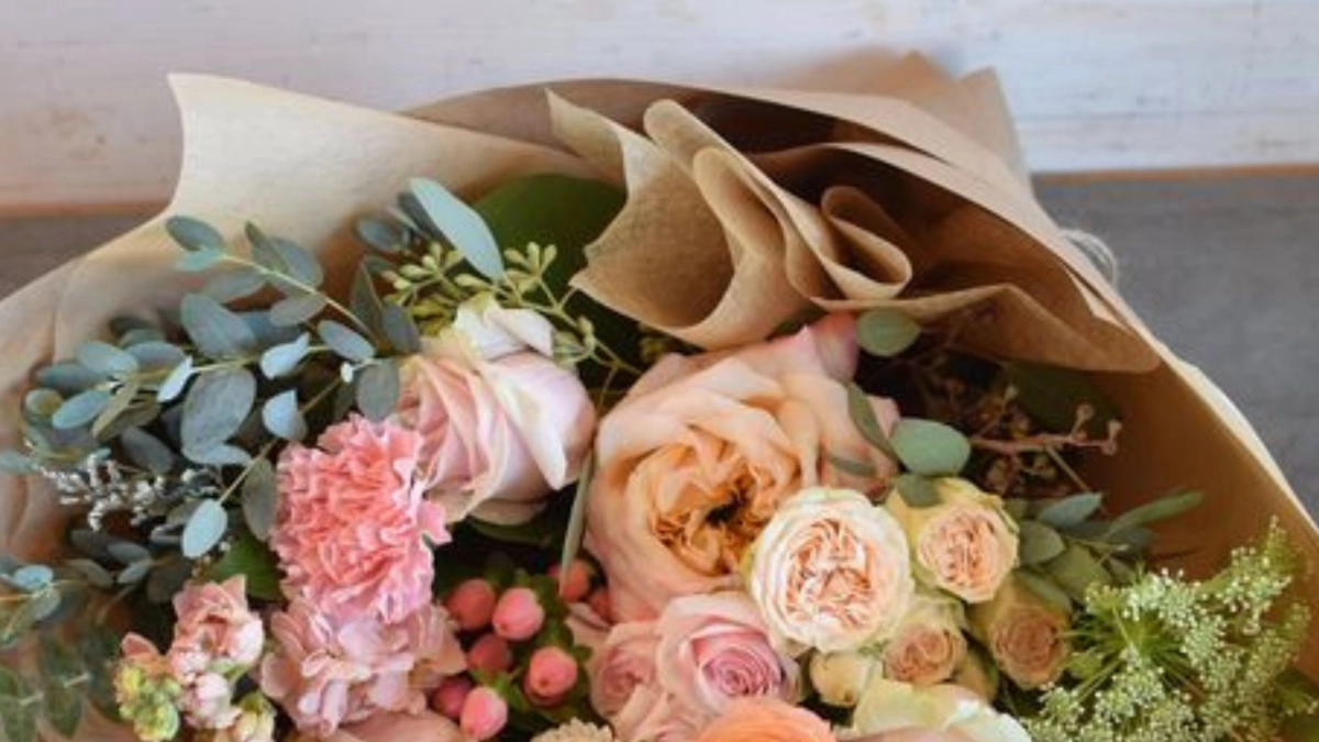 The Perfect Galentine's Activity — Bouquet Making!