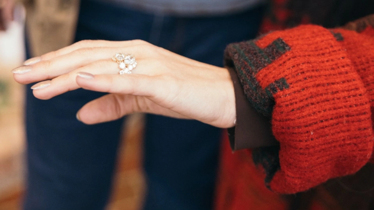 Here S Your First Look At Lainey Wilson S Gorgeous Engagement Ring