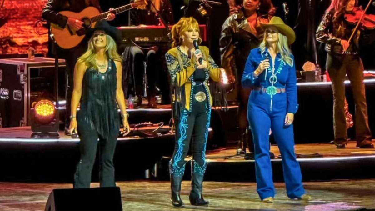 Reba, Lainey Wilson & Miranda Lambert Light Up The Stage At First-Ever ...