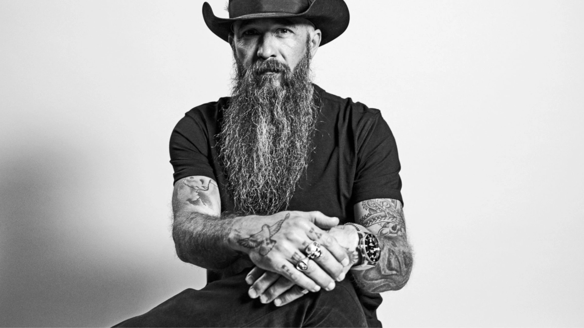 Cody Jinks Releases “The Others” Ahead Of New Album In My Blood