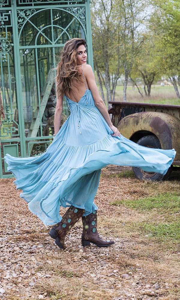 Fashion Roadshow: Round Top Fashion - COWGIRL Magazine