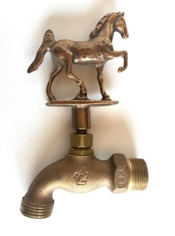 Dress Up the Outdoors with Horse Decor - COWGIRL Magazine