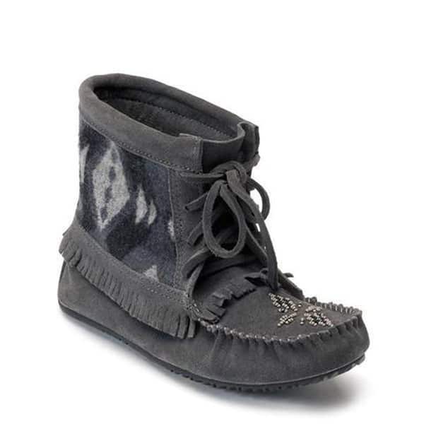 5 Moccasin Styles to Keep You Cozy all Winter - COWGIRL Magazine