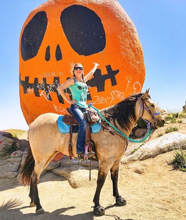 10 Photos By Riding on Roan That Will Awaken Your Cowgirl Soul ...