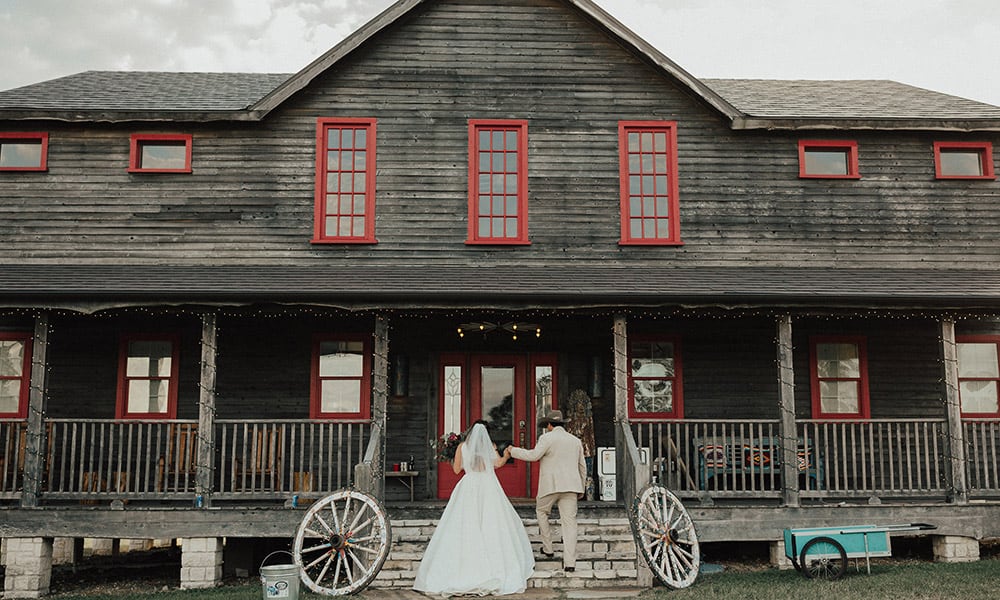 Junk Gypsies Wander Inn Is What Wedding Venue Dreams Are Made Of ...