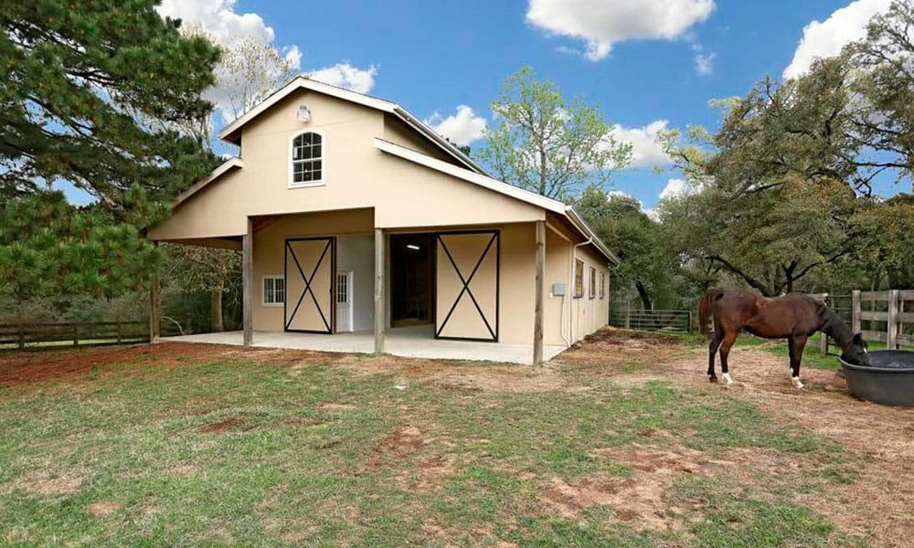 This Horse Property Proves That Everything's Bigger In Texas! - COWGIRL ...