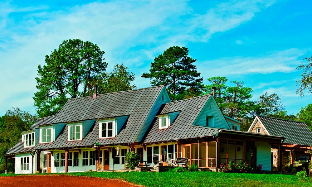 15 Beautiful Farmhouses Across America - COWGIRL Magazine