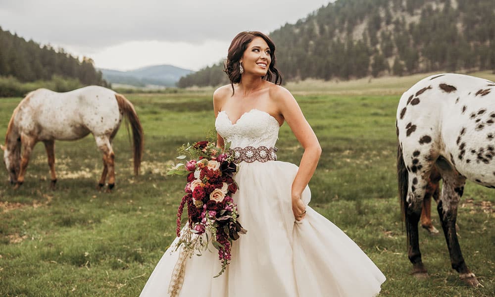 A Western Chic Wedding - COWGIRL Magazine