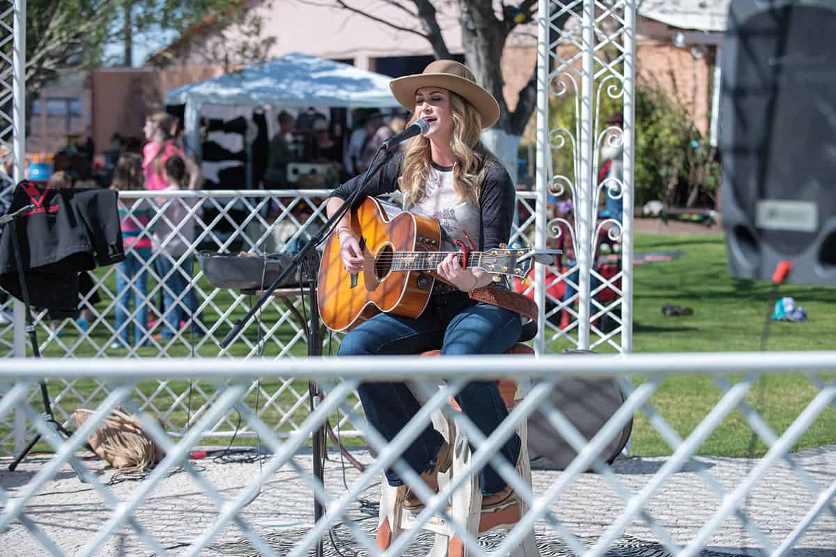 Art Of The Cowgirl - COWGIRL Magazine