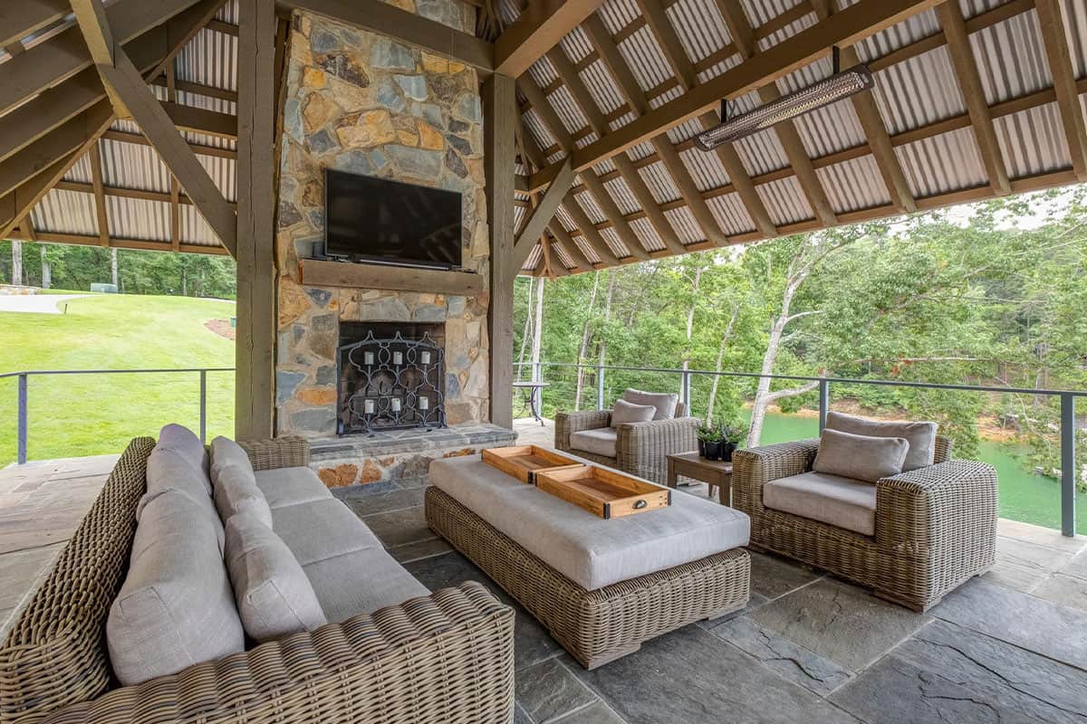 Live On Lake Time All The Time