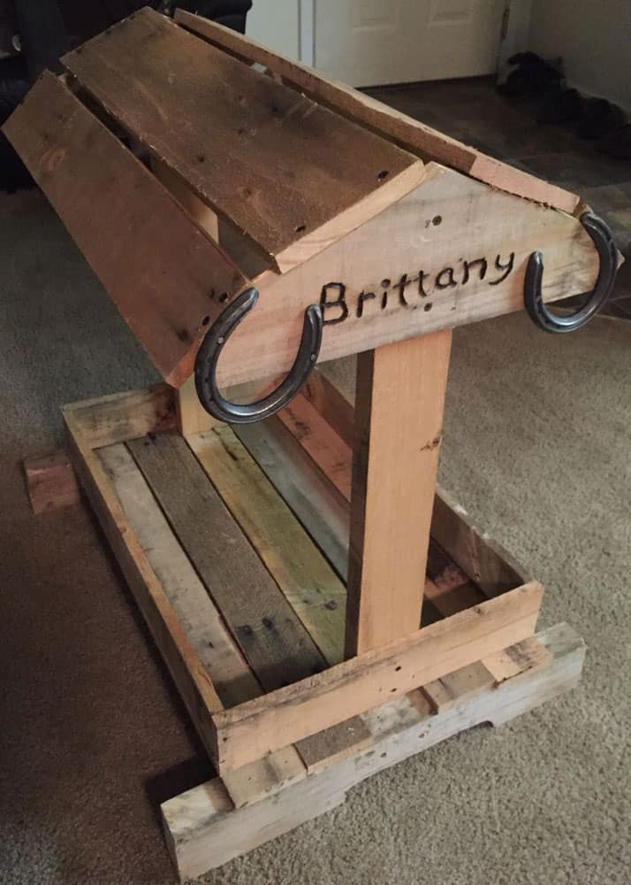 6 Pallet Projects For Your Horse Farm - COWGIRL Magazine