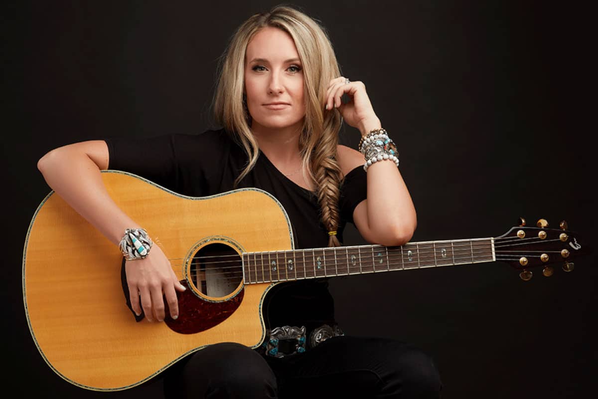 World Premiere: Amanda Kate's "Healing When I Ride" Video - COWGIRL ...