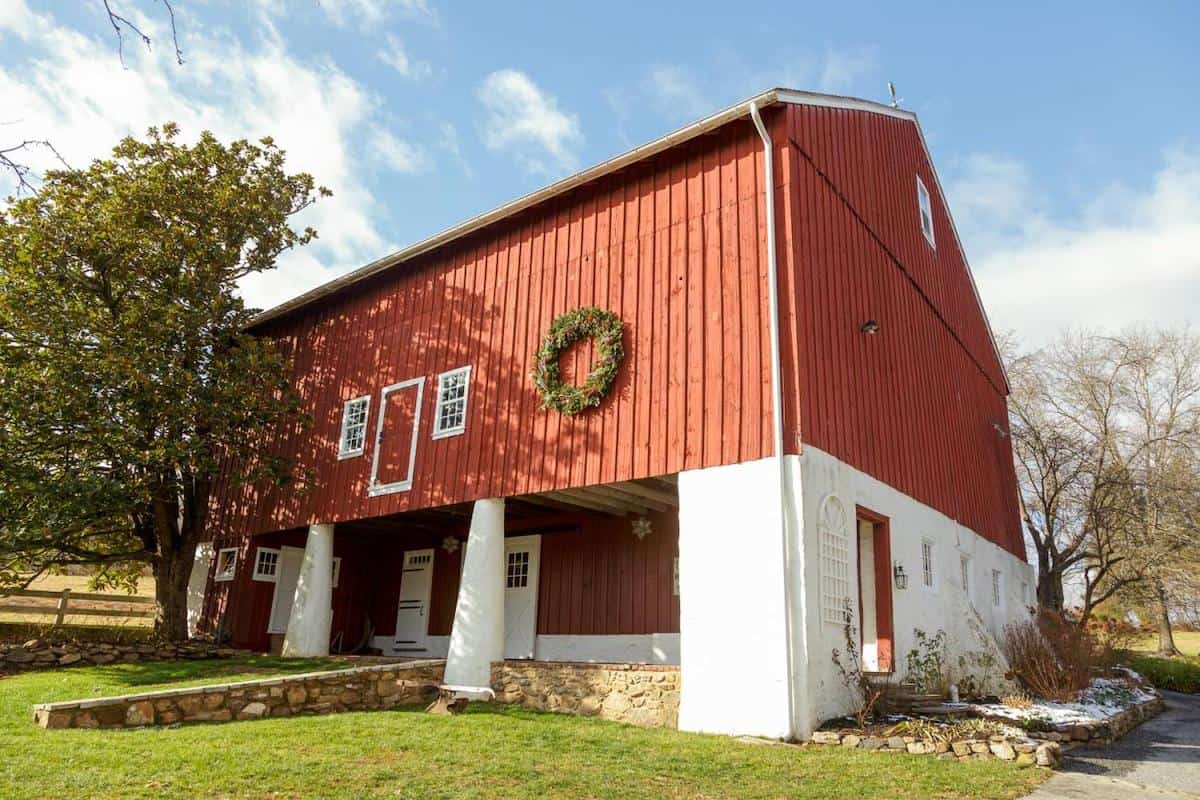 Beautiful Bank Barns For Horses - COWGIRL Magazine