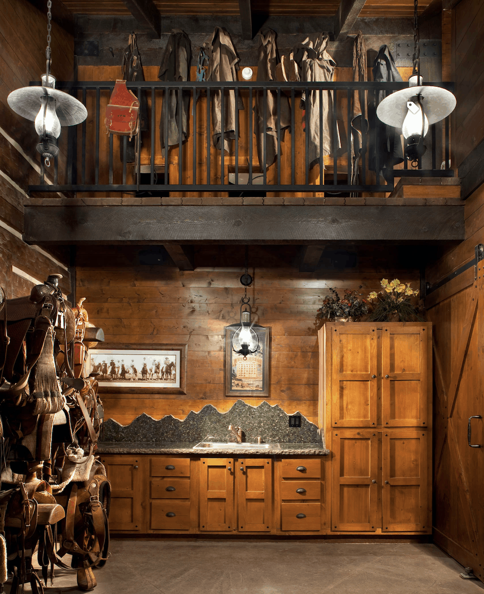 Explore This Rustic Horse & Cattle Ranch - COWGIRL Magazine