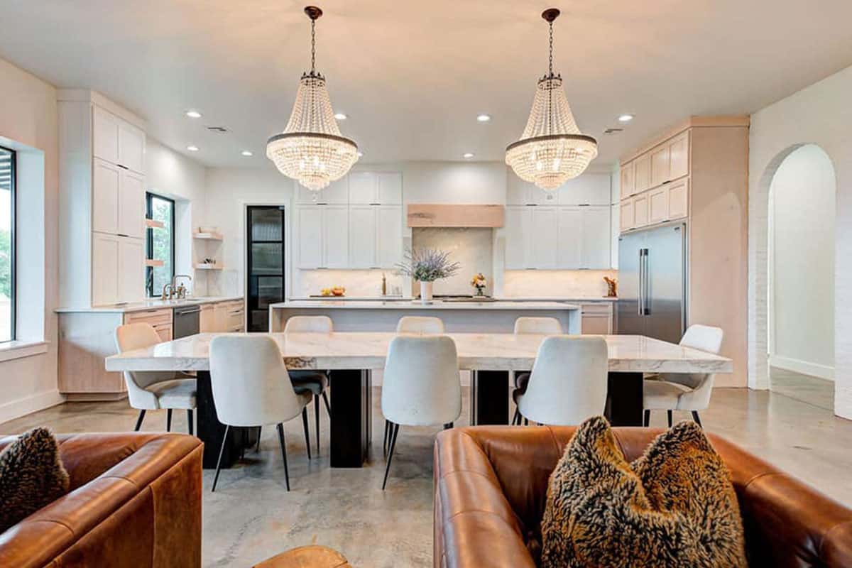 Check Out This Midcentury Modern Farmhouse