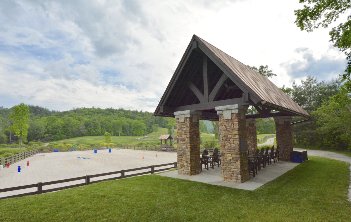 Tour This Charming Rustic Horse Ranch - COWGIRL Magazine