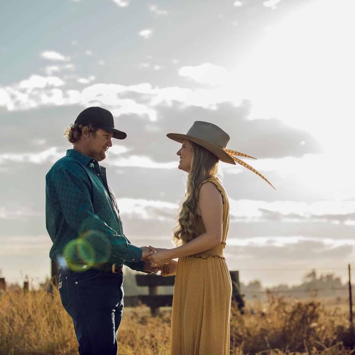 Western Wedding Magazine's Tips For Engagement Photos - COWGIRL Magazine