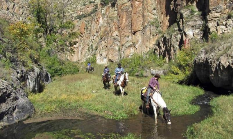 COWGIRL's Ultimate Dude Ranch Vacation Guide - COWGIRL Magazine