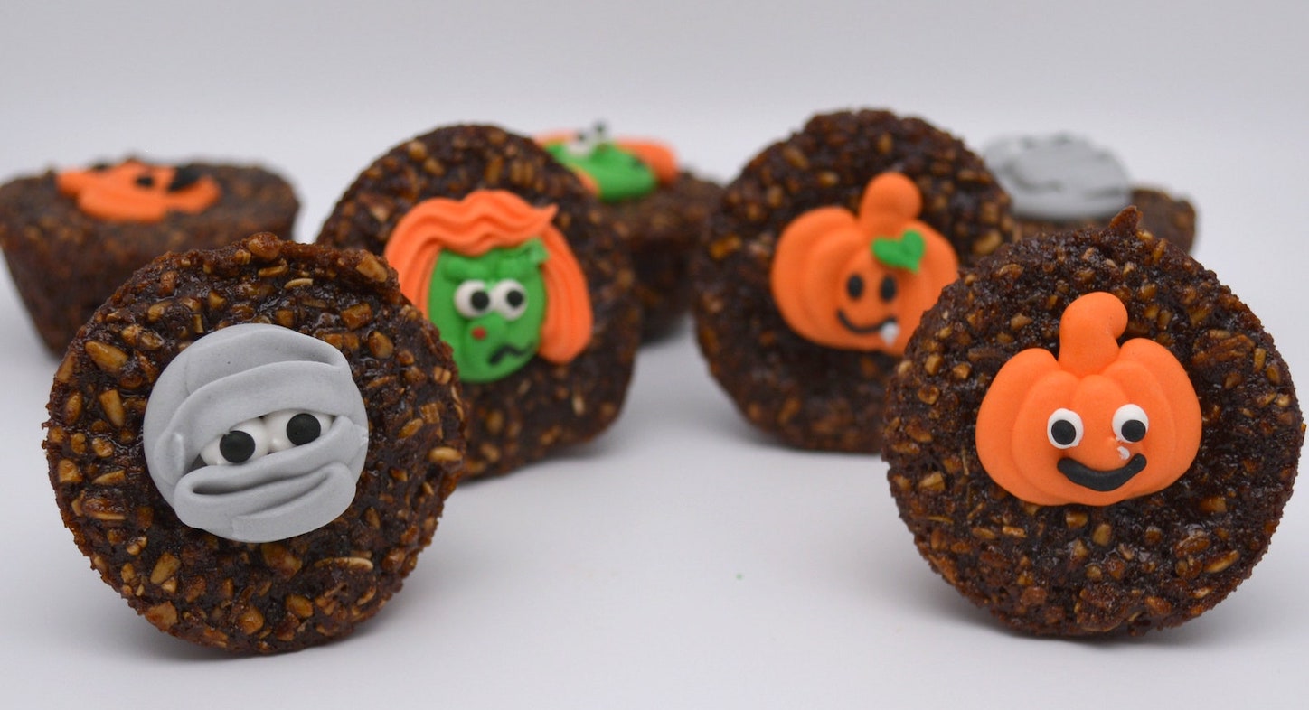 Spooky & Fun Horse Cookies - COWGIRL Magazine