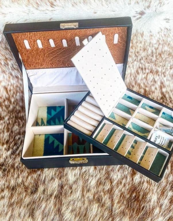 Incorporating Pendleton Patterns In Unique Ways - COWGIRL Magazine