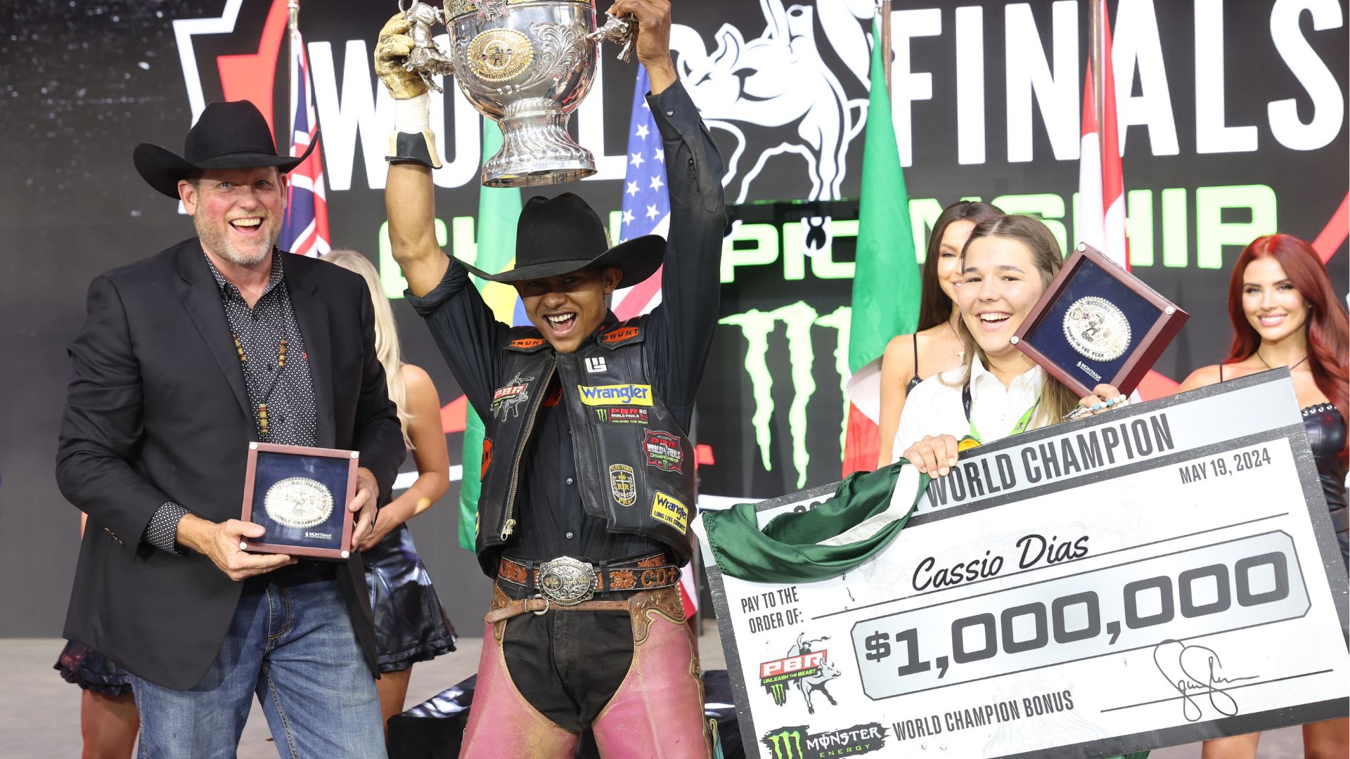Cassio Dias Wins 2024 PBR World Championship and Rookie of the Year ...