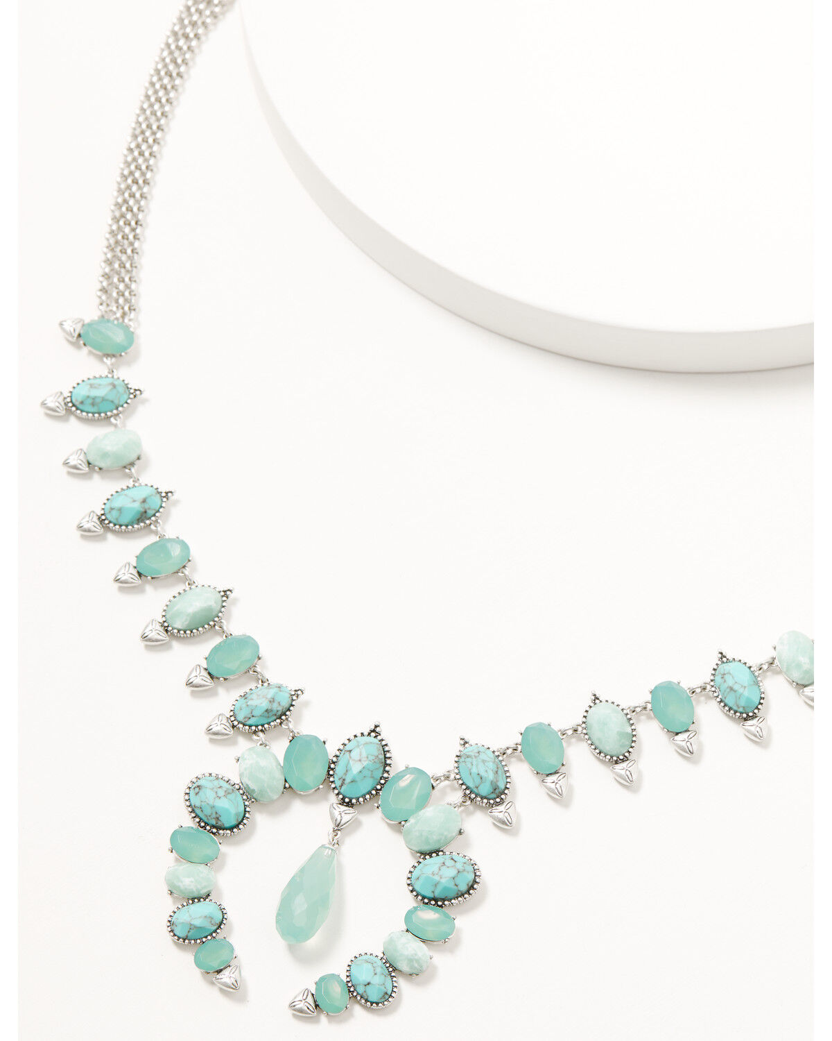 Lainey Wilson’s Jewelry Collection Now Available At Top Western Retailers