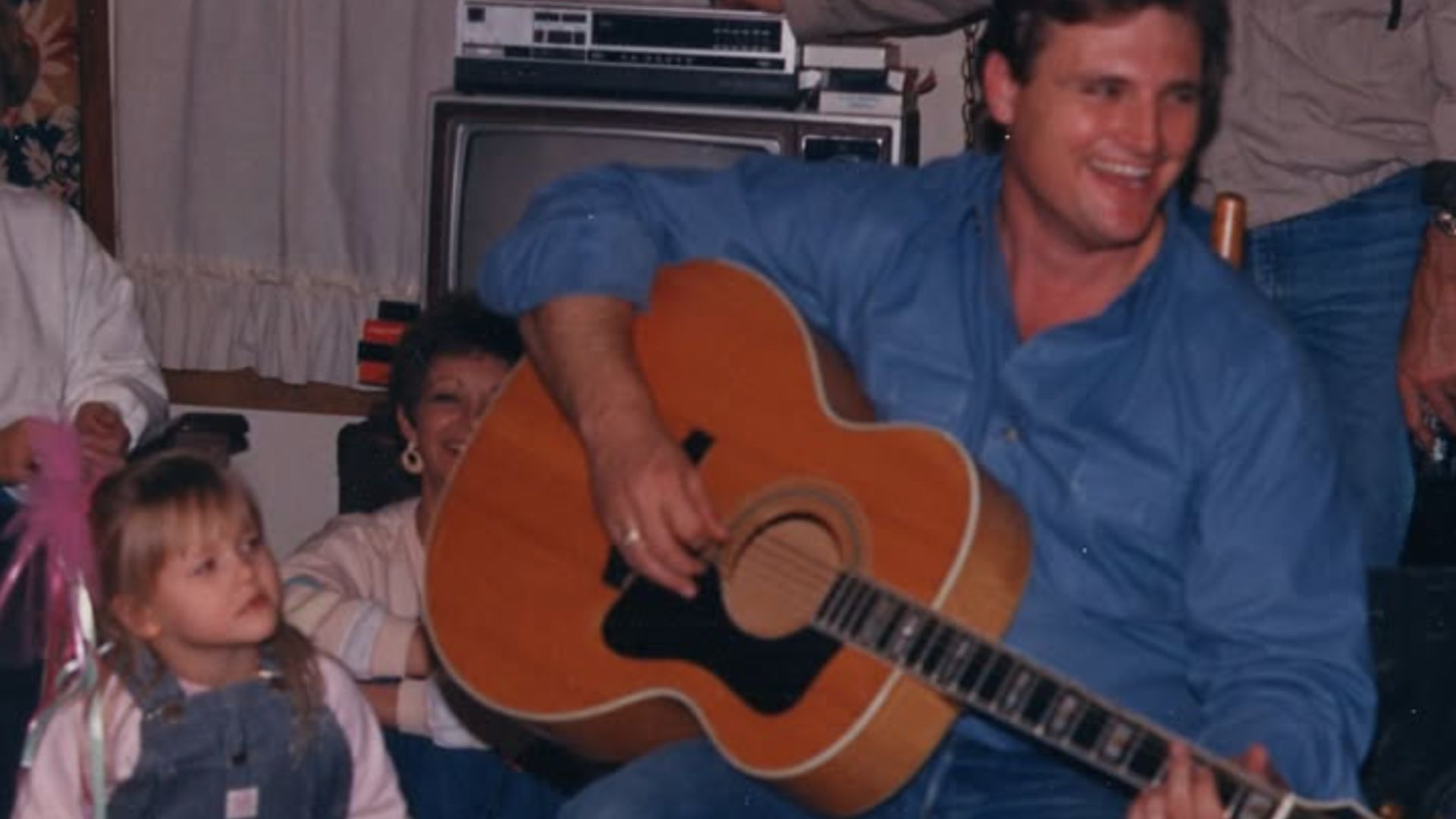 Miranda Lambert Says Her Dad Sparked Her Songwriting Career As She ...