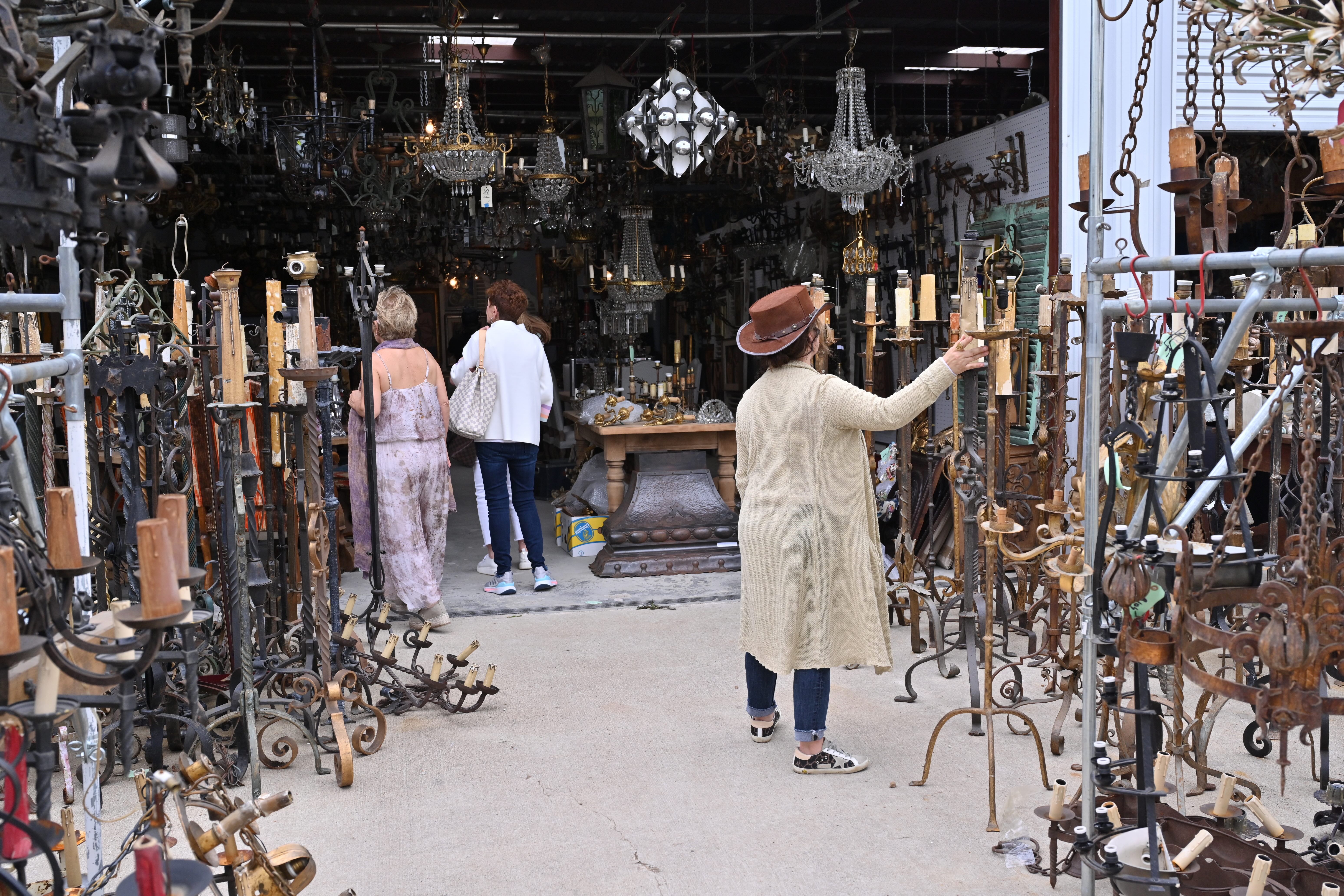 Round Top Spring Antiques & Design Show Returns With Weeks Of Shopping ...